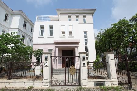 Beautiful villa in Splendora for rent